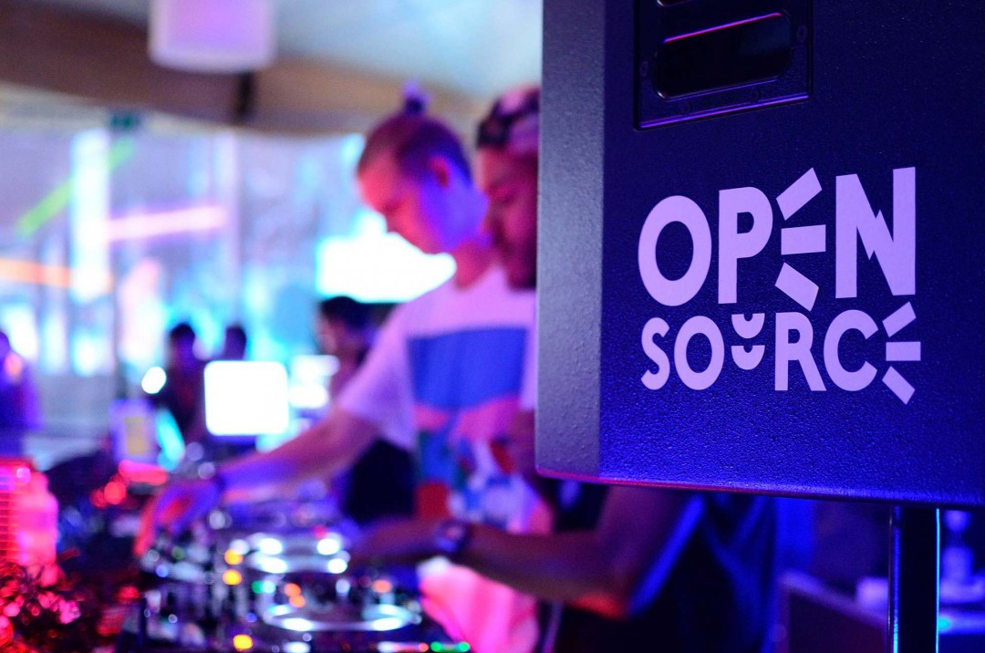 WARPED TYPE - Live Visuals - Stage Design - Music Videos - Interactive ...